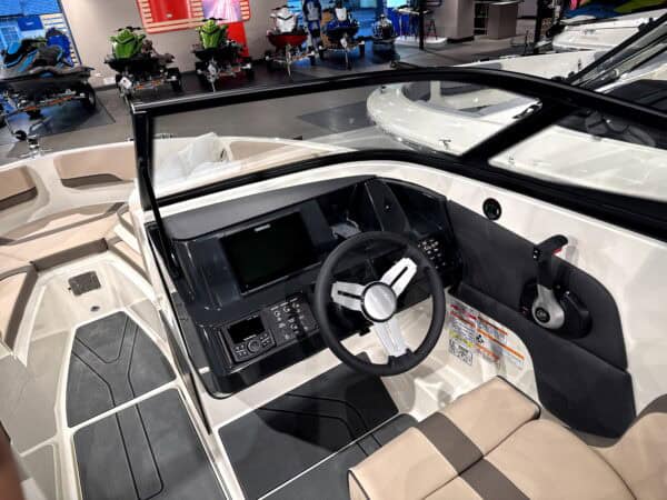 Bayliner V20i 2025 Solid Patriot Blue - In Stock - Land & Sea