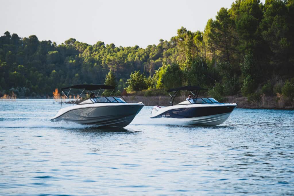 Bayliner V20i 2025 Solid Patriot Blue - In Stock - Land & Sea